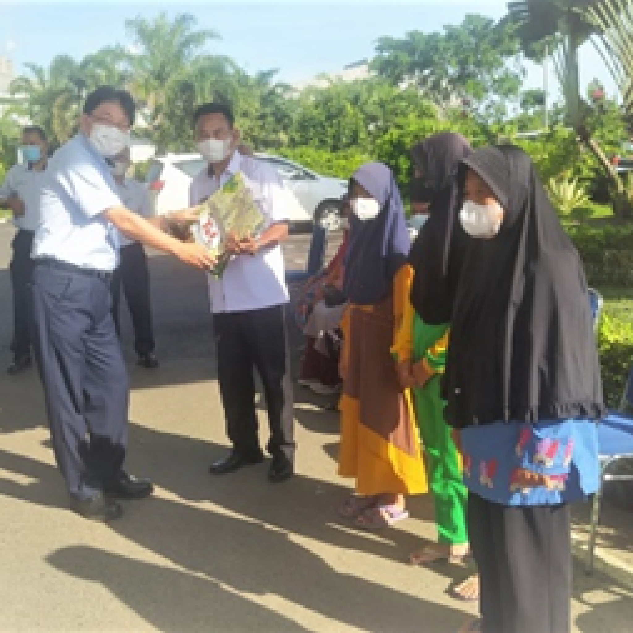 Eid Al-Fitr 1443 H, PT TEL distributes 1,000 food packages – PT ...